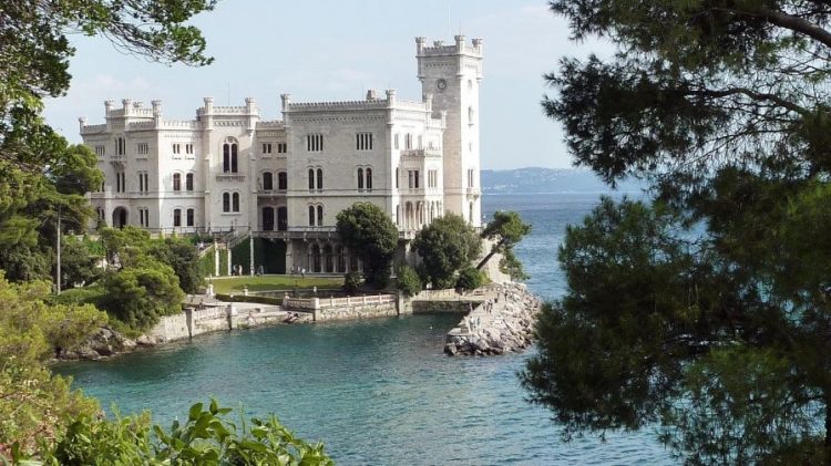 Most Beautiful Places in Northeast Italy (Relaxing Spots) - TRAILOKA