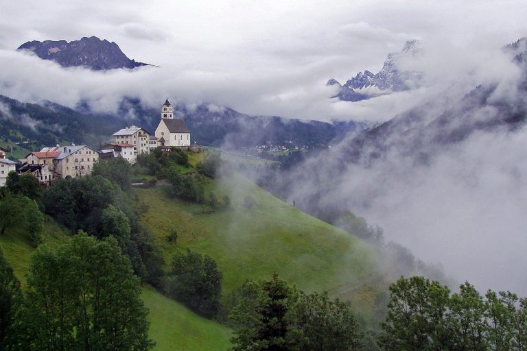 Most Beautiful Places in Northeast Italy (Relaxing Spots) - TRAILOKA